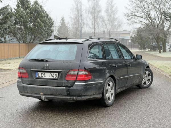 Black Mercedes-Benz E 220 2007 in Vilnius, with an engine capacity of 2.15 L and mileage of 308 thousand km for 2950 €, photo 4 on AUTOMOTO.COM.LV