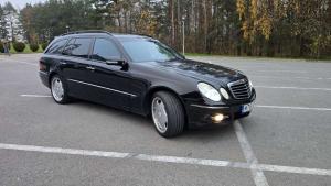 Черный Мерседес E 220 2007 в Вильнюс, объемом двигателя 2.15 л и пробегом 326 тыс. км за 3800 €, фото 2 на AUTOMOTO.COM.LV