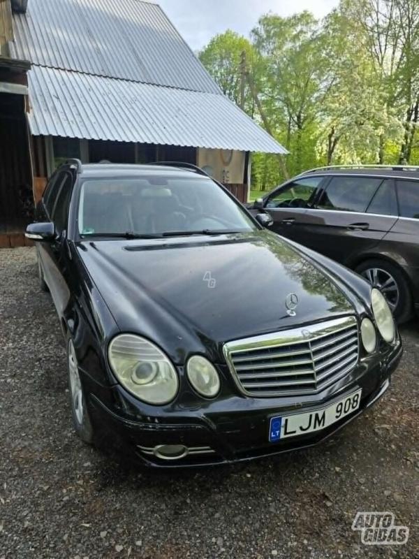 Черный Мерседес E 220 2007 в Пренай, объемом двигателя 2.10 л и пробегом 366 тыс. км за 2000 €, фото 1 на AUTOMOTO.COM.LV
