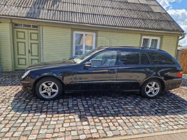 Black Mercedes-Benz E 220 2007 in Jekabpils, with an engine capacity of 2.20 L and mileage of 344 thousand km for 2800 €, photo 2 on AUTOMOTO.COM.LV