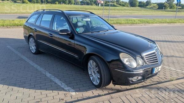 Черный Мерседес E 220 2007 в Лиепая, объемом двигателя 2.20 л и пробегом 287 тыс. км за 4995 €, фото 2 на AUTOMOTO.COM.LV