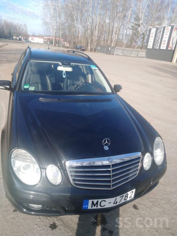 Черный Мерседес E 220 2007 в Рига, объемом двигателя 2.20 л и пробегом 420 тыс. км за 3250 €, фото 2 на AUTOMOTO.COM.LV