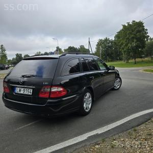 Black Mercedes-Benz E 220 2007 in Riga, with an engine capacity of 2.20 L and mileage of 441 thousand km for 2600 €, photo 5 on AUTOMOTO.COM.LV