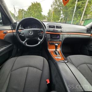 Black Mercedes-Benz E 220 2007 in Riga, with an engine capacity of 2.20 L and mileage of 441 thousand km for 2600 €, photo 11 on AUTOMOTO.COM.LV