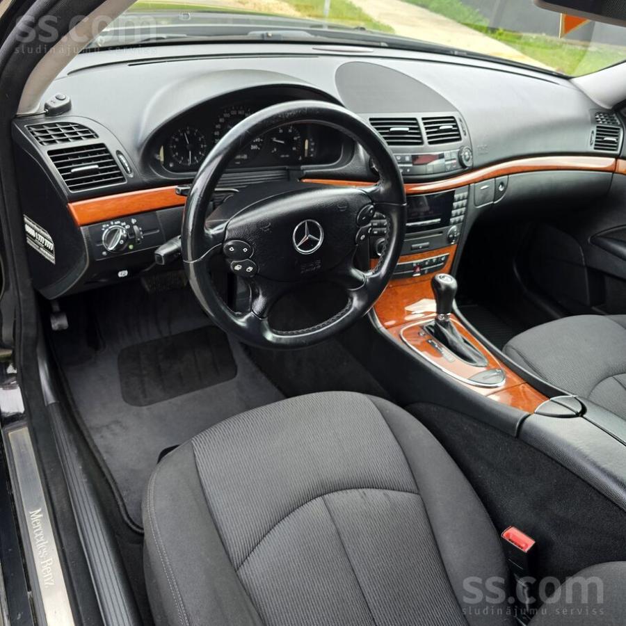 Black Mercedes-Benz E 220 2007 in Riga, with an engine capacity of 2.20 L and mileage of 441 thousand km for 2600 €, photo 14 on AUTOMOTO.COM.LV
