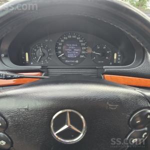 Black Mercedes-Benz E 220 2007 in Riga, with an engine capacity of 2.20 L and mileage of 441 thousand km for 2600 €, photo 15 on AUTOMOTO.COM.LV
