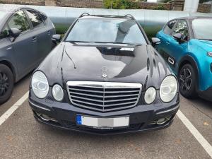 Black Mercedes-Benz E 220 2007 in Vilnius, with an engine capacity of 2.20 L and mileage of 355 thousand km for 1990 €, photo 4 on AUTOMOTO.COM.LV