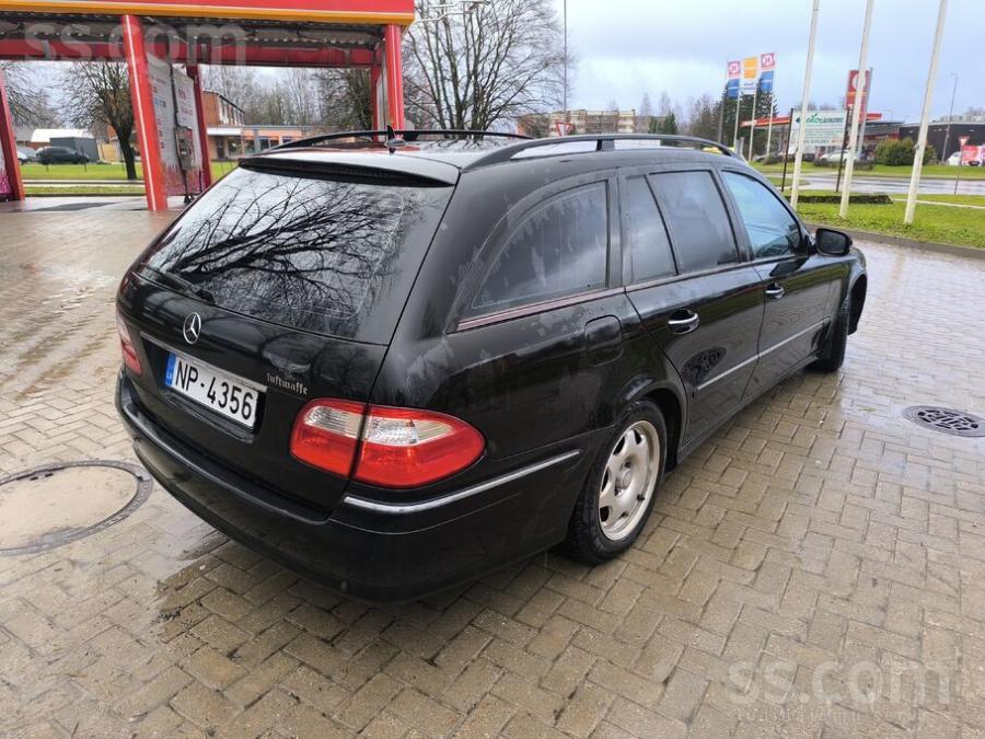 Черный Мерседес E 220 2008 в Рига, объемом двигателя 2.20 л и пробегом 373 тыс. км за 2999 €, фото 4 на AUTOMOTO.COM.LV