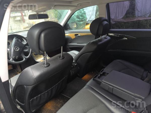 Black Mercedes-Benz E 220 2008 in Riga, with an engine capacity of 2.20 L and mileage of 373 thousand km for 2999 €, photo 7 on AUTOMOTO.COM.LV
