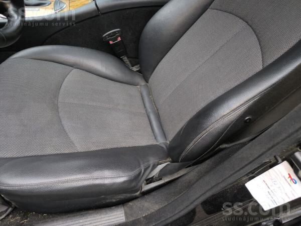 Black Mercedes-Benz E 220 2008 in Riga, with an engine capacity of 2.20 L and mileage of 373 thousand km for 2999 €, photo 8 on AUTOMOTO.COM.LV