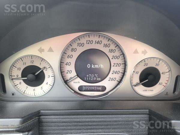 Black Mercedes-Benz E 220 2008 in Riga, with an engine capacity of 2.20 L and mileage of 373 thousand km for 2999 €, photo 9 on AUTOMOTO.COM.LV