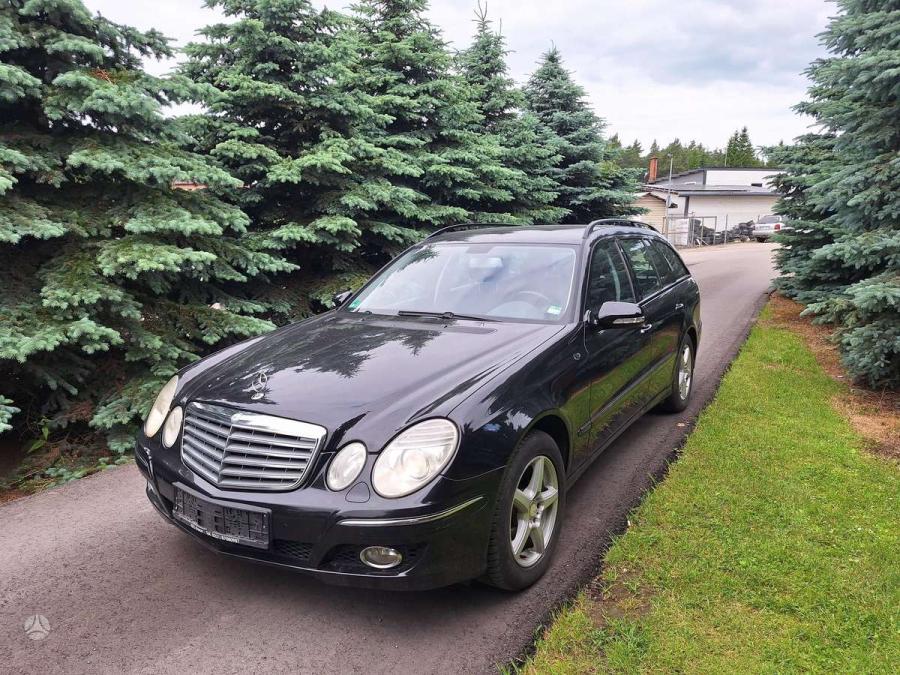 Черный Мерседес E 220 2008 в Утена, объемом двигателя 2.15 л и пробегом 307 тыс. км за 3750 €, фото 1 на AUTOMOTO.COM.LV