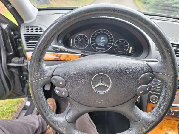 Melns Mercedes-Benz E 220 2008 Utena, ar dzinēja tilpumu 2.15 L un nobraukumu 307 tūkst. km par 3750 €, foto 10 vietnē AUTOMOTO.COM.LV