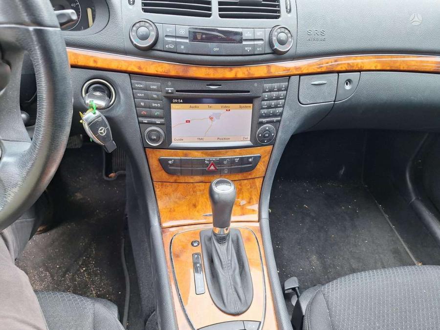 Черный Мерседес E 220 2008 в Утена, объемом двигателя 2.15 л и пробегом 307 тыс. км за 3750 €, фото 12 на AUTOMOTO.COM.LV