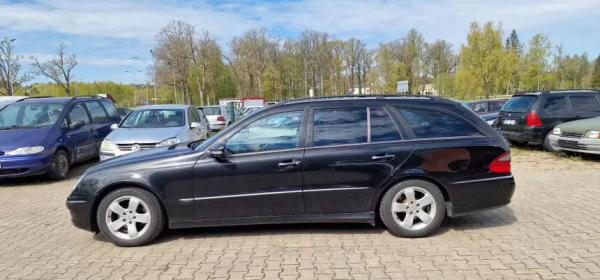 Черный Мерседес E 220 2008 в Валмиера, объемом двигателя 2.20 л и пробегом 479 тыс. км за 1500 €, фото 5 на AUTOMOTO.COM.LV