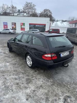 Black Mercedes-Benz E 220 2009 in Kaunas, with an engine capacity of 2.15 L and mileage of 578 thousand km for 2500 €, photo 4 on AUTOMOTO.COM.LV
