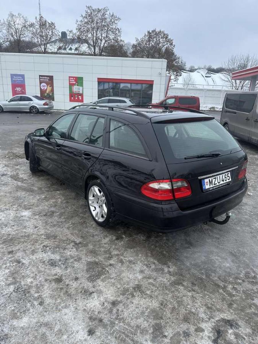 Black Mercedes-Benz E 220 2009 in Kaunas, with an engine capacity of 2.15 L and mileage of 578 thousand km for 2500 €, photo 4 on AUTOMOTO.COM.LV