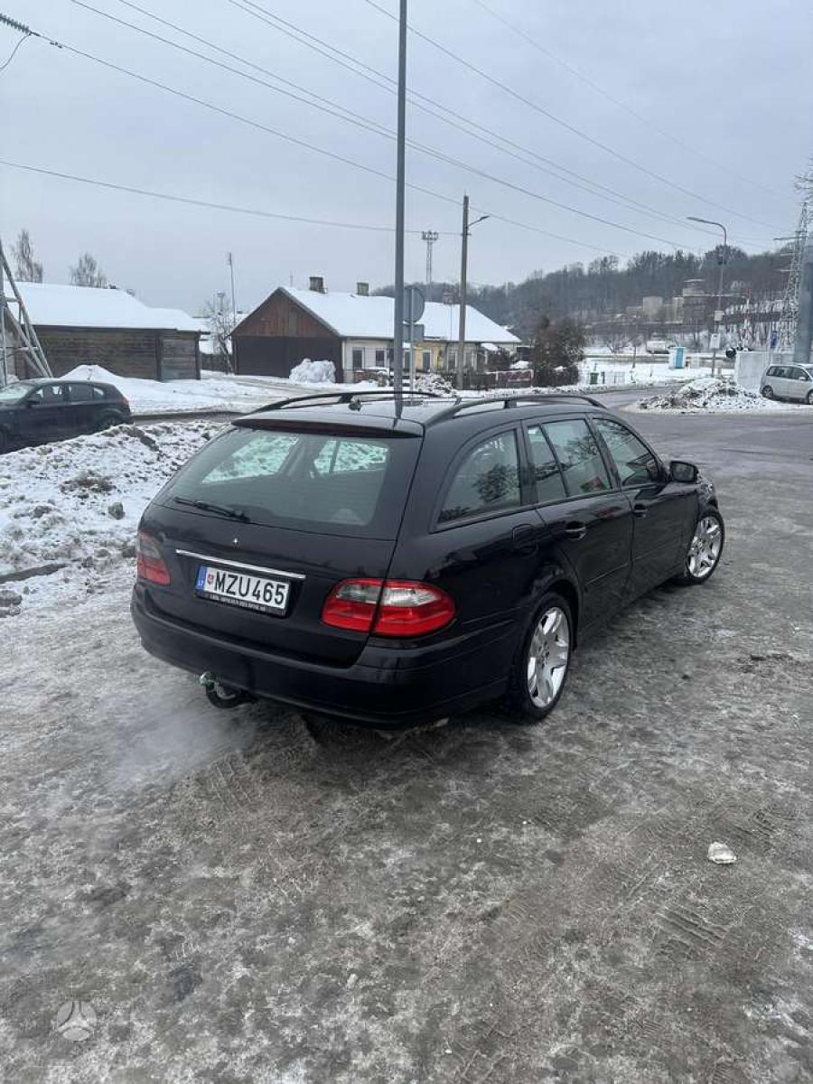 Black Mercedes-Benz E 220 2009 in Kaunas, with an engine capacity of 2.15 L and mileage of 578 thousand km for 2500 €, photo 5 on AUTOMOTO.COM.LV