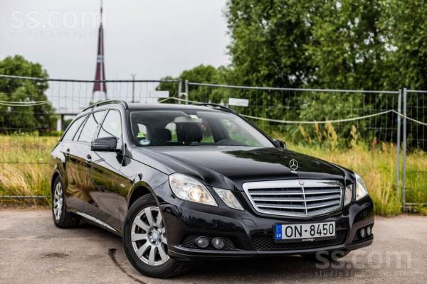 Black Mercedes-Benz E 220 2010 in Riga, with an engine capacity of 2.20 L and mileage of 239 thousand km for 9990 €, photo 3 on AUTOMOTO.COM.LV