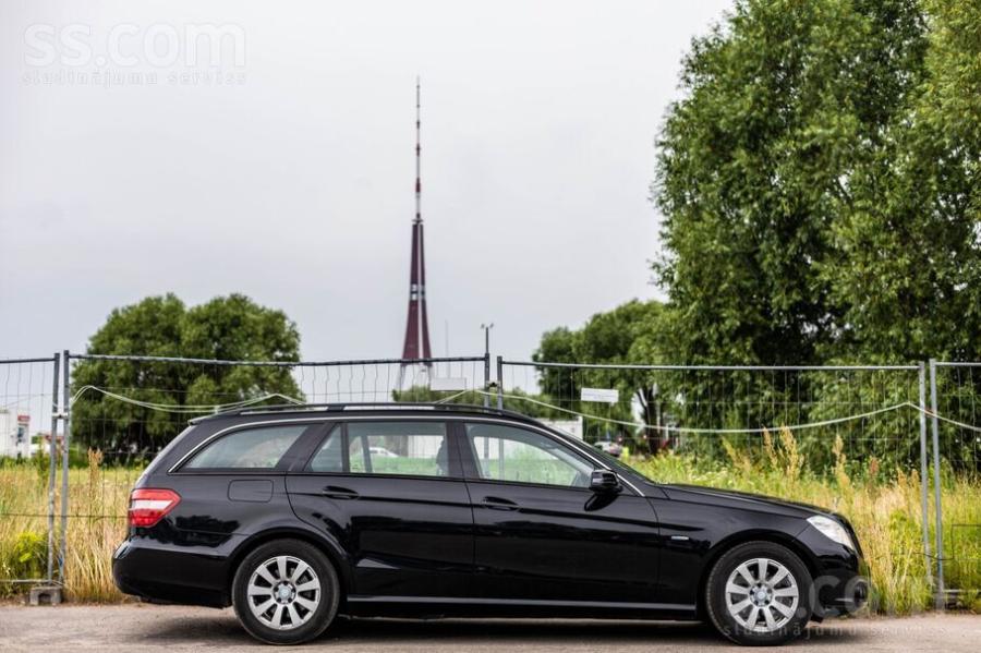 Black Mercedes-Benz E 220 2010 in Riga, with an engine capacity of 2.20 L and mileage of 239 thousand km for 9990 €, photo 6 on AUTOMOTO.COM.LV