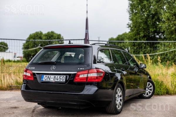 Black Mercedes-Benz E 220 2010 in Riga, with an engine capacity of 2.20 L and mileage of 239 thousand km for 9990 €, photo 7 on AUTOMOTO.COM.LV