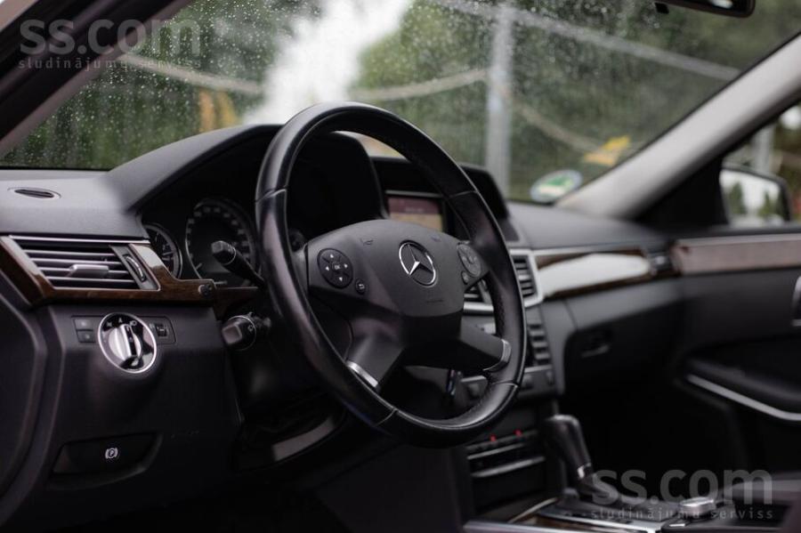 Black Mercedes-Benz E 220 2010 in Riga, with an engine capacity of 2.20 L and mileage of 239 thousand km for 9990 €, photo 15 on AUTOMOTO.COM.LV