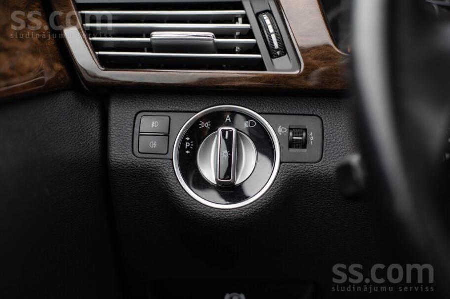Black Mercedes-Benz E 220 2010 in Riga, with an engine capacity of 2.20 L and mileage of 239 thousand km for 9990 €, photo 17 on AUTOMOTO.COM.LV