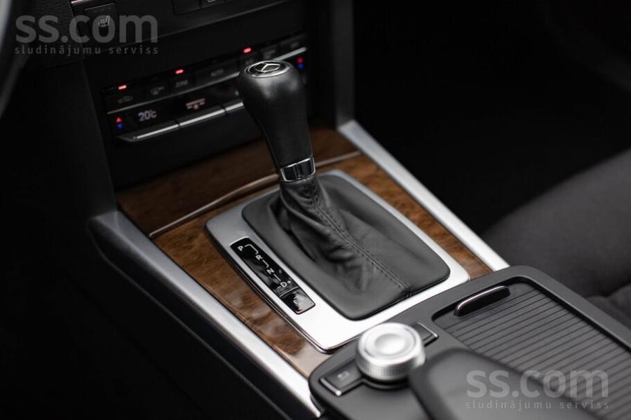 Black Mercedes-Benz E 220 2010 in Riga, with an engine capacity of 2.20 L and mileage of 239 thousand km for 9990 €, photo 27 on AUTOMOTO.COM.LV