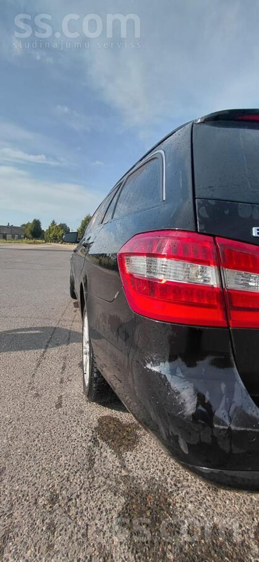Black Mercedes-Benz E 220 2010 in Preili, with an engine capacity of 2.20 L and mileage of 336 thousand km for 5800 €, photo 4 on AUTOMOTO.COM.LV