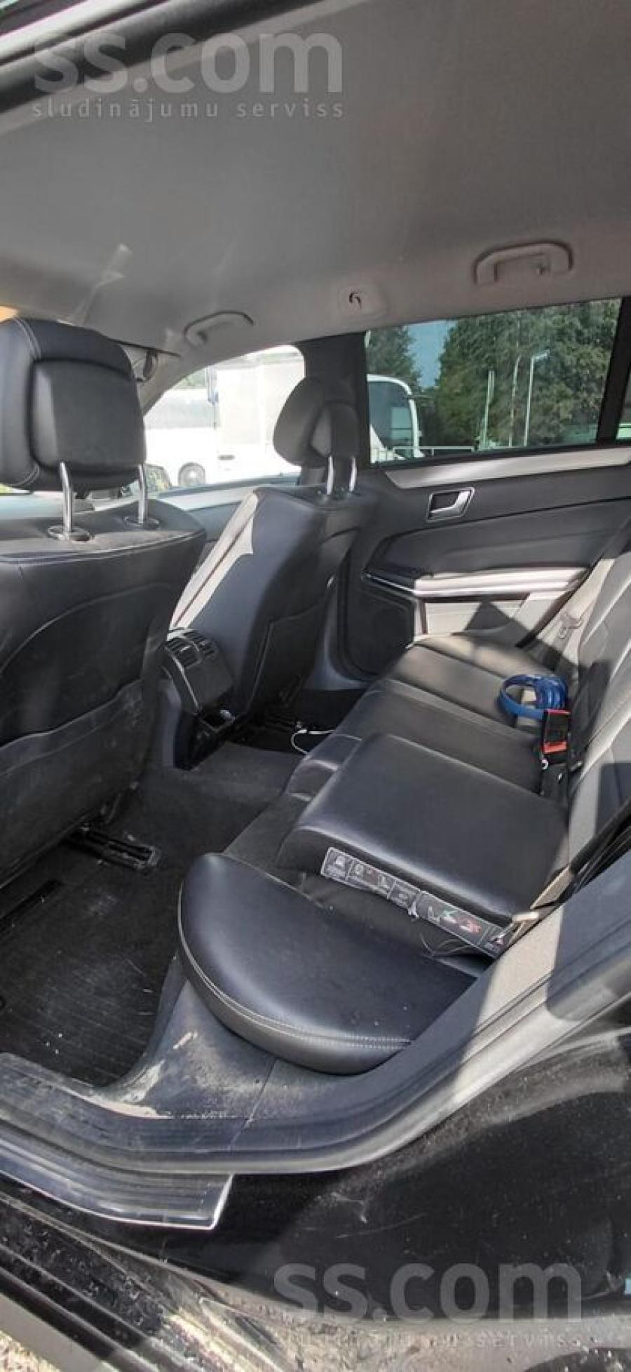 Black Mercedes-Benz E 220 2010 in Preili, with an engine capacity of 2.20 L and mileage of 336 thousand km for 5800 €, photo 10 on AUTOMOTO.COM.LV