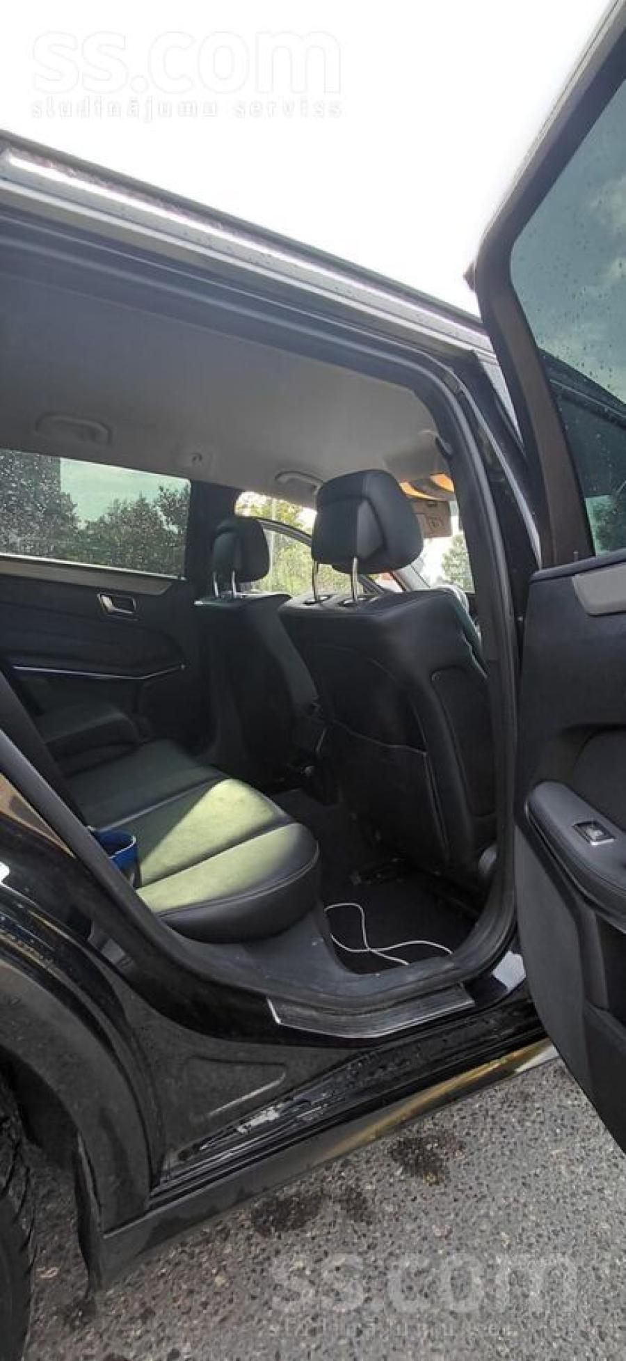 Black Mercedes-Benz E 220 2010 in Preili, with an engine capacity of 2.20 L and mileage of 336 thousand km for 5800 €, photo 12 on AUTOMOTO.COM.LV