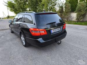 Черный Мерседес E 220 2010 в Каунас, объемом двигателя 2.20 л и пробегом 404 тыс. км за 4200 €, фото  на AUTOMOTO.COM.LV