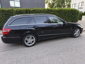 Black Mercedes-Benz E 220 2010 in Kaunas, with an engine capacity of 2.20 L and mileage of 404 thousand km for 4200 €, photo 4 on AUTOMOTO.COM.LV