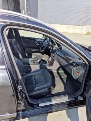 Черный Мерседес E 220 2010 в Паневежис, объемом двигателя 2.14 л и пробегом 327 тыс. км за 6200 €, фото 9 на AUTOMOTO.COM.LV