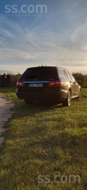 Черный Мерседес E 220 2010 в Прейли, объемом двигателя 2.20 л и пробегом 334 тыс. км за 6200 €, фото 4 на AUTOMOTO.COM.LV
