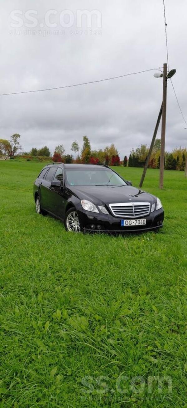 Black Mercedes-Benz E 220 2010 in Daugavpils, with an engine capacity of 2.20 L and mileage of 341 thousand km for 6200 €, photo 1 on AUTOMOTO.COM.LV