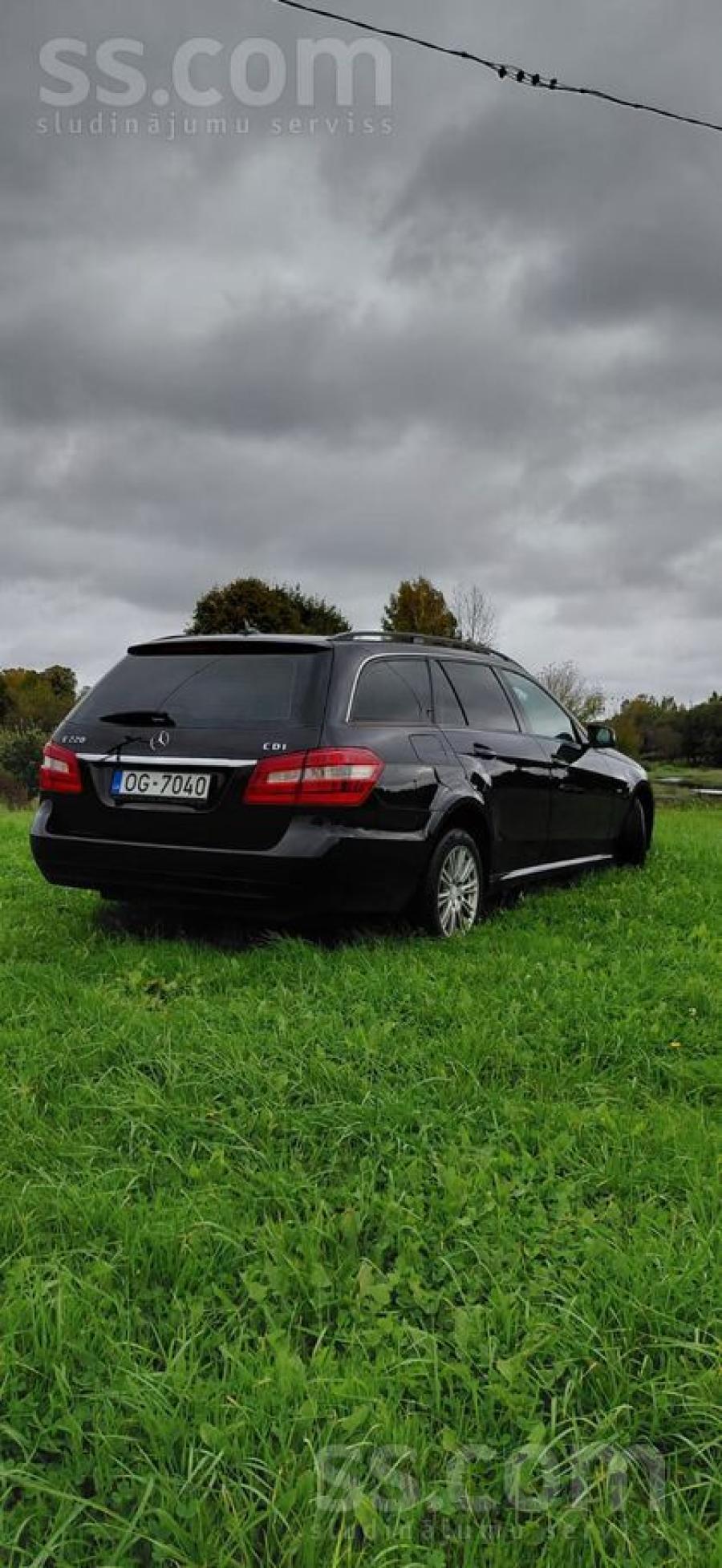 Melns Mercedes-Benz E 220 2010 Daugavpils, ar dzinēja tilpumu 2.20 L un nobraukumu 341 tūkst. km par 6200 €, foto 4 vietnē AUTOMOTO.COM.LV