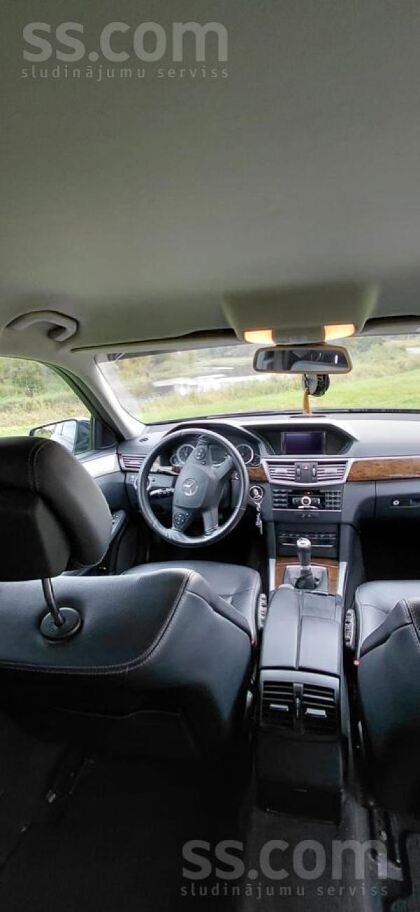 Black Mercedes-Benz E 220 2010 in Daugavpils, with an engine capacity of 2.20 L and mileage of 341 thousand km for 6200 €, photo 5 on AUTOMOTO.COM.LV