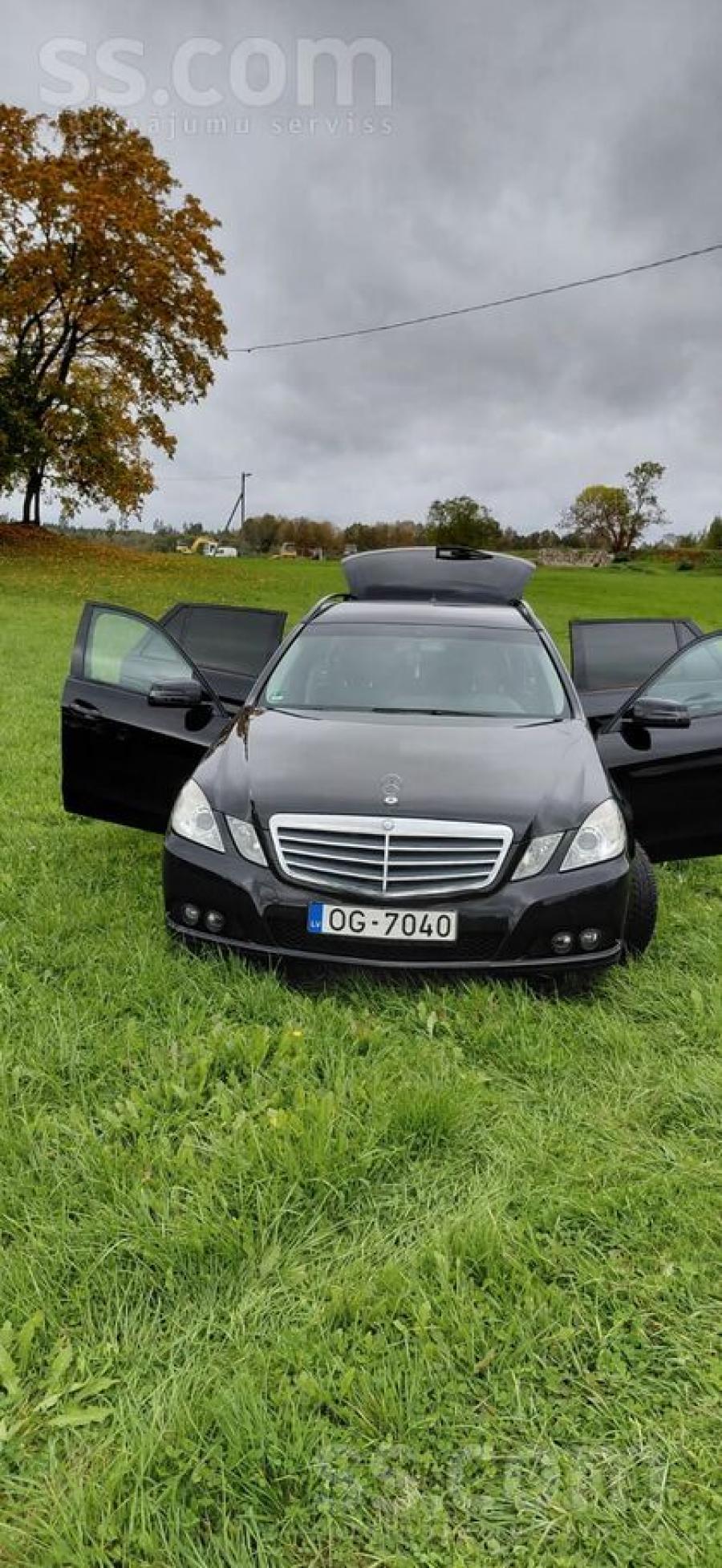 Melns Mercedes-Benz E 220 2010 Daugavpils, ar dzinēja tilpumu 2.20 L un nobraukumu 341 tūkst. km par 6200 €, foto 10 vietnē AUTOMOTO.COM.LV