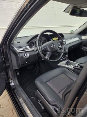 Melns Mercedes-Benz E 220 2011 Rīga, ar dzinēja tilpumu 2.20 L un nobraukumu 240 tūkst. km par 6500 €, foto 19 vietnē AUTOMOTO.COM.LV