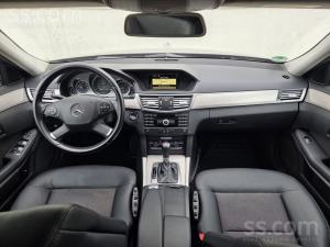 Melns Mercedes-Benz E 220 2011 Rīga, ar dzinēja tilpumu 2.20 L un nobraukumu 240 tūkst. km par 6500 €, foto 24 vietnē AUTOMOTO.COM.LV