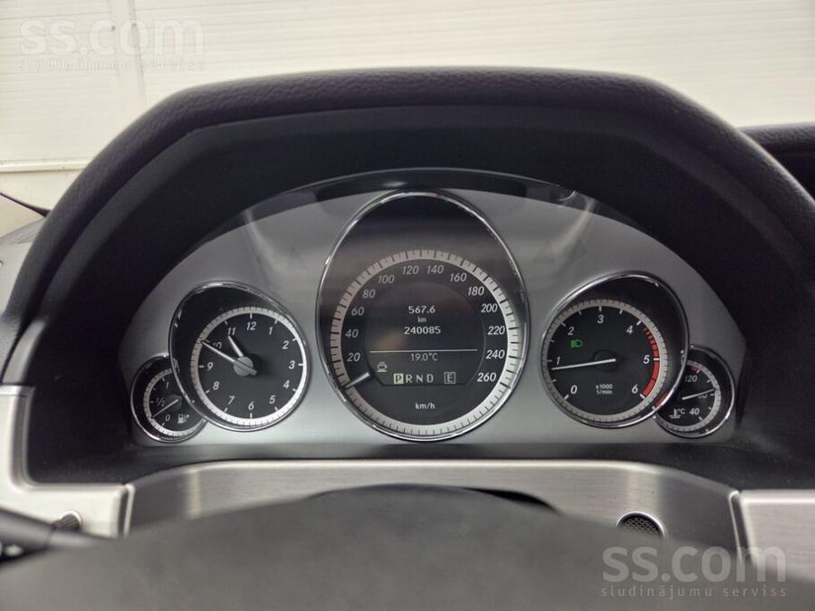 Melns Mercedes-Benz E 220 2011 Rīga, ar dzinēja tilpumu 2.20 L un nobraukumu 240 tūkst. km par 6500 €, foto 28 vietnē AUTOMOTO.COM.LV