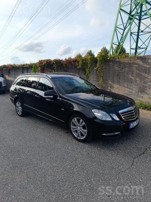 Black Mercedes-Benz E 220 2011 in Riga, with an engine capacity of 2.20 L and mileage of 326 thousand km for 6300 €, photo  on AUTOMOTO.COM.LV