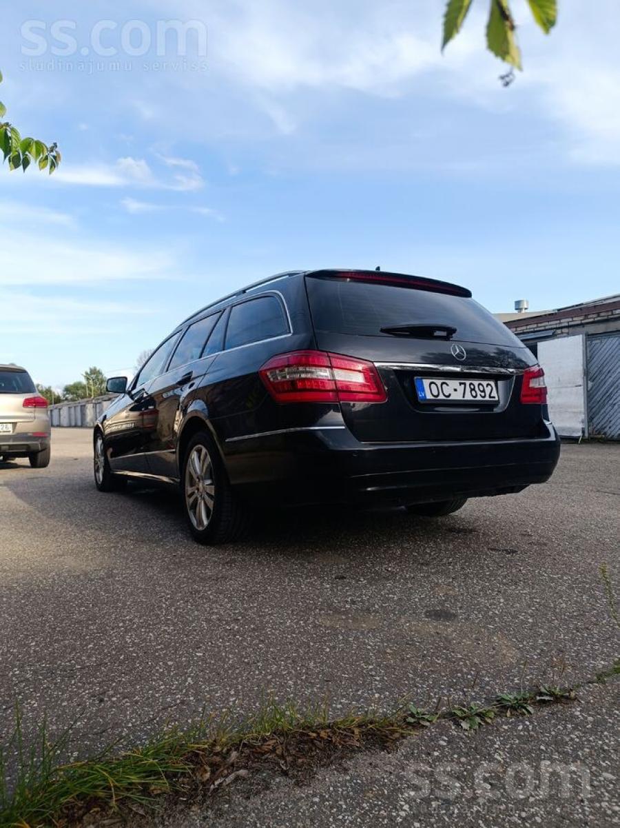Черный Мерседес E 220 2011 в Рига, объемом двигателя 2.20 л и пробегом 326 тыс. км за 6300 €, фото 6 на AUTOMOTO.COM.LV