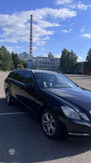Черный Мерседес E 220 2011 в Вевис, объемом двигателя 2.14 л и пробегом 325 тыс. км за 5450 €, фото 7 на AUTOMOTO.COM.LV
