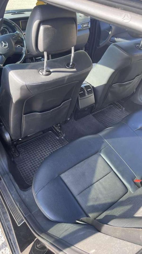 Black Mercedes-Benz E 220 2011 in Vievis, with an engine capacity of 2.14 L and mileage of 325 thousand km for 5450 €, photo 8 on AUTOMOTO.COM.LV