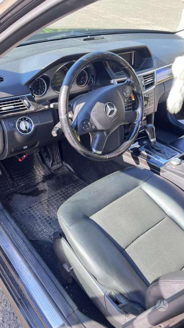 Black Mercedes-Benz E 220 2011 in Vievis, with an engine capacity of 2.14 L and mileage of 325 thousand km for 5450 €, photo 9 on AUTOMOTO.COM.LV
