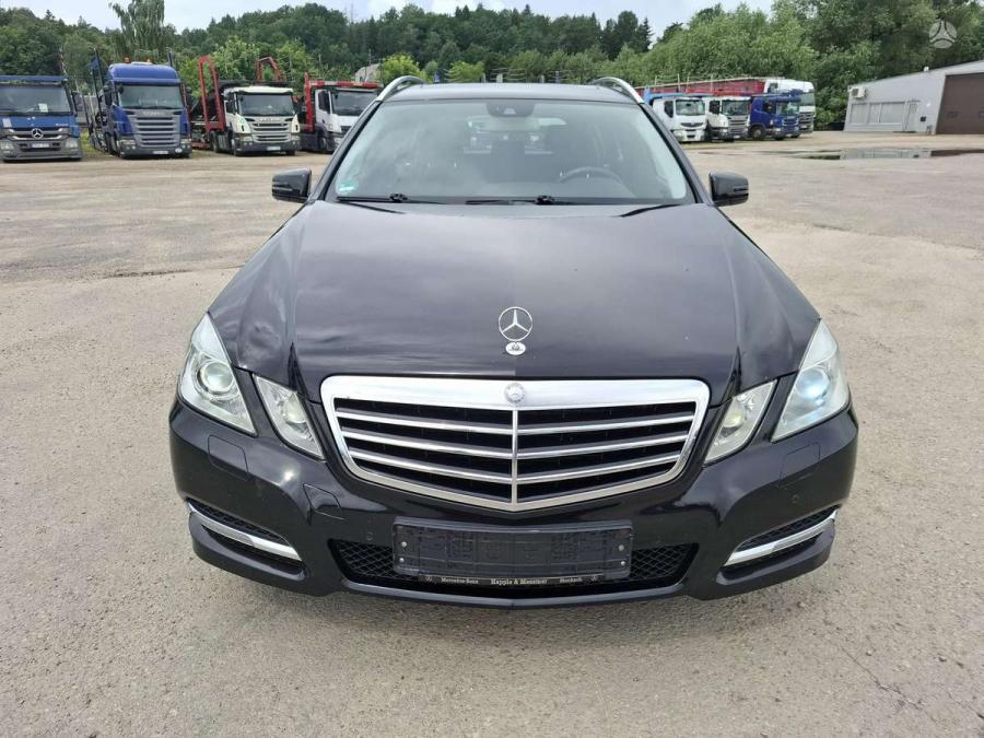 Черный Мерседес E 220 2011 в Пренай, объемом двигателя 2.14 л и пробегом 286 тыс. км за 4050 €, фото 7 на AUTOMOTO.COM.LV