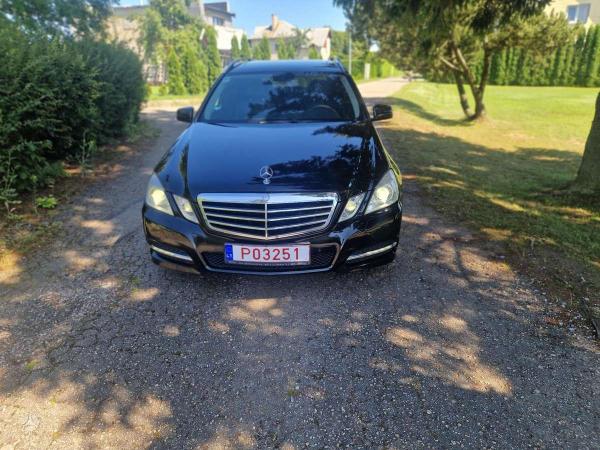 Черный Мерседес E 220 2011 в Кедайняй, объемом двигателя 2.14 л и пробегом 276 тыс. км за 6850 €, фото 1 на AUTOMOTO.COM.LV