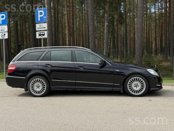 Черный Мерседес E 220 2011 в Рига, объемом двигателя 2.20 л и пробегом 290 тыс. км за 6200 €, фото 5 на AUTOMOTO.COM.LV